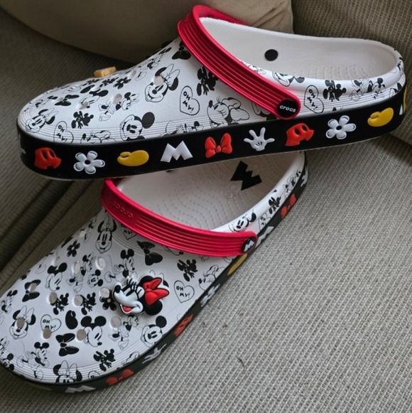 CROCS | Shoes | Crocs Unisex Mickey Minnie Off Coury Clogs Size 2 ...